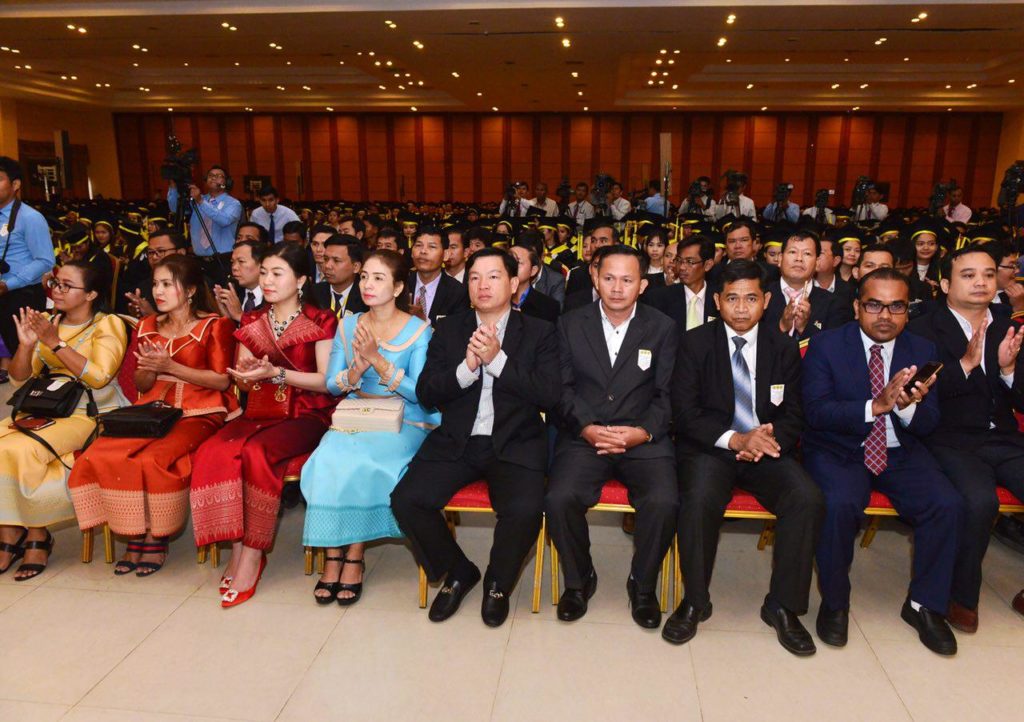 New Graduates of Vanda Institute Receive Their Certificates from PM ...